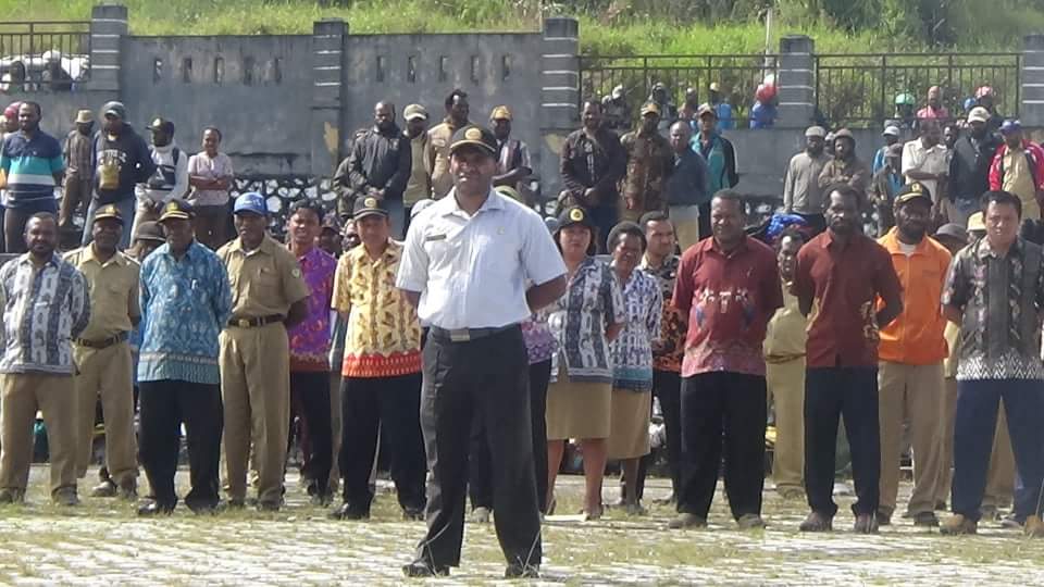 Dihari Pertama Kerja FX Mote Mengaku Malu - Kabar Daerah Papua
