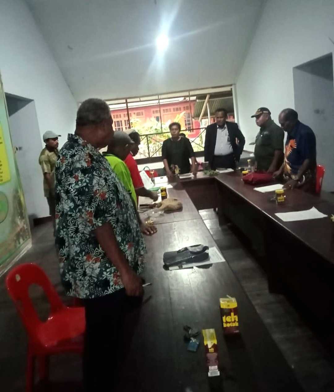 Undang Anggota MRP Jumpa Dewan Adat Byak, Adolof Baransano Beri Pesan ...
